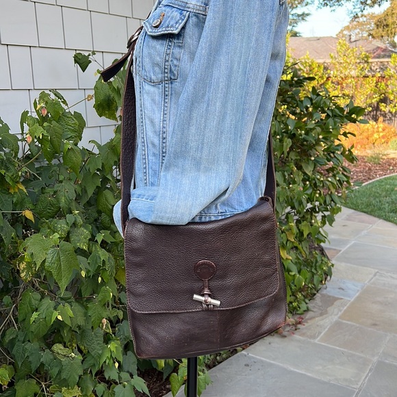 Kenneth Cole | Bags | Vintage Kenneth Cole Leather Crossbody Bag | Poshmark